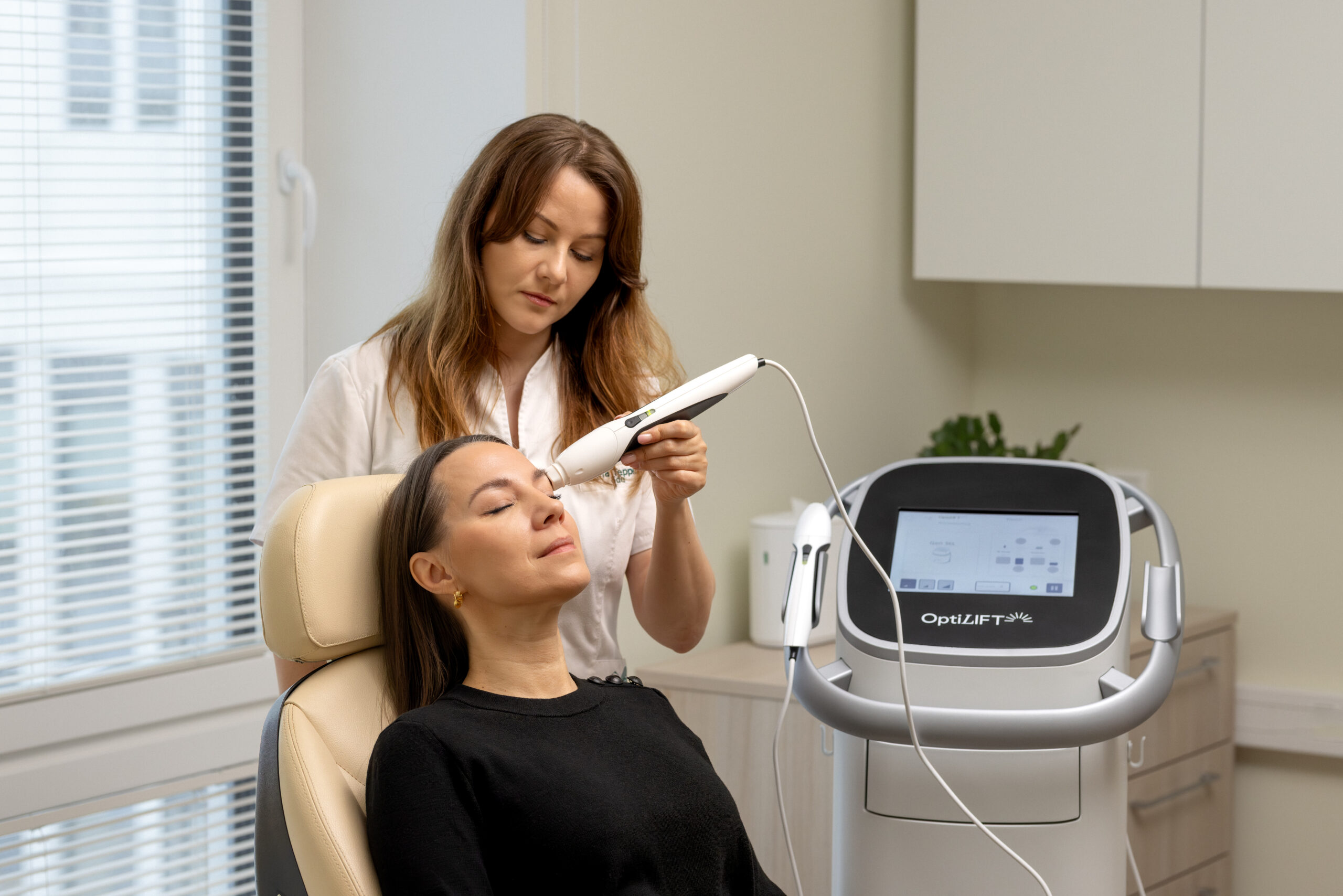 OptiLift Eyelid Laxity Treatment • Turman Eye Clinic